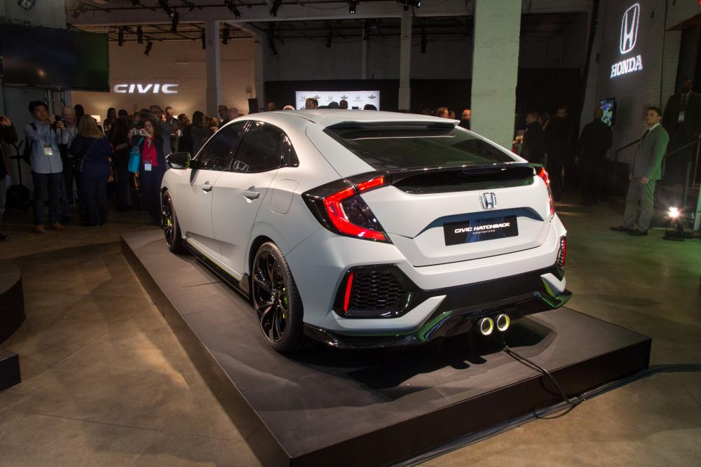 2017 Honda Civic Hatchback Prototype Photo Gallery | News | Cars.com