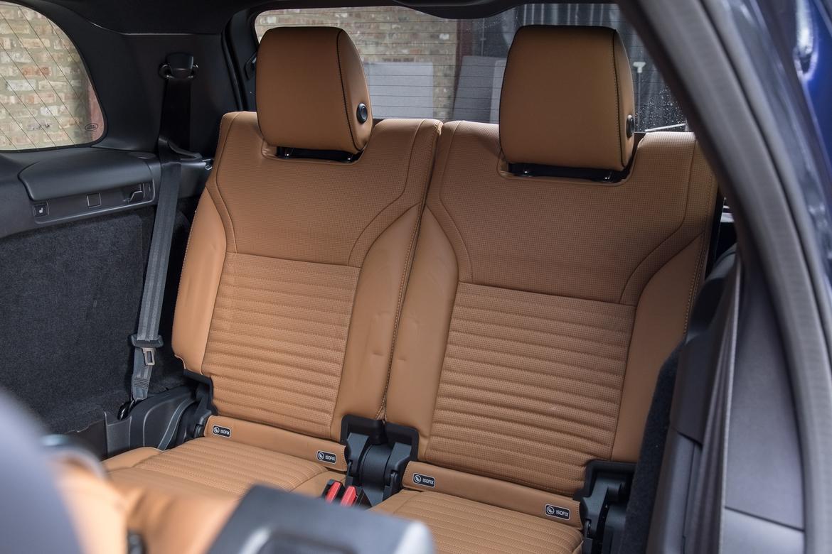 2018 Land Rover Discovery Review: Splurge-Worthy Luxury, Capability ...
