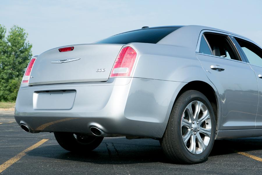 2013 Chrysler 300 Specs, Price, MPG & Reviews | Cars.com