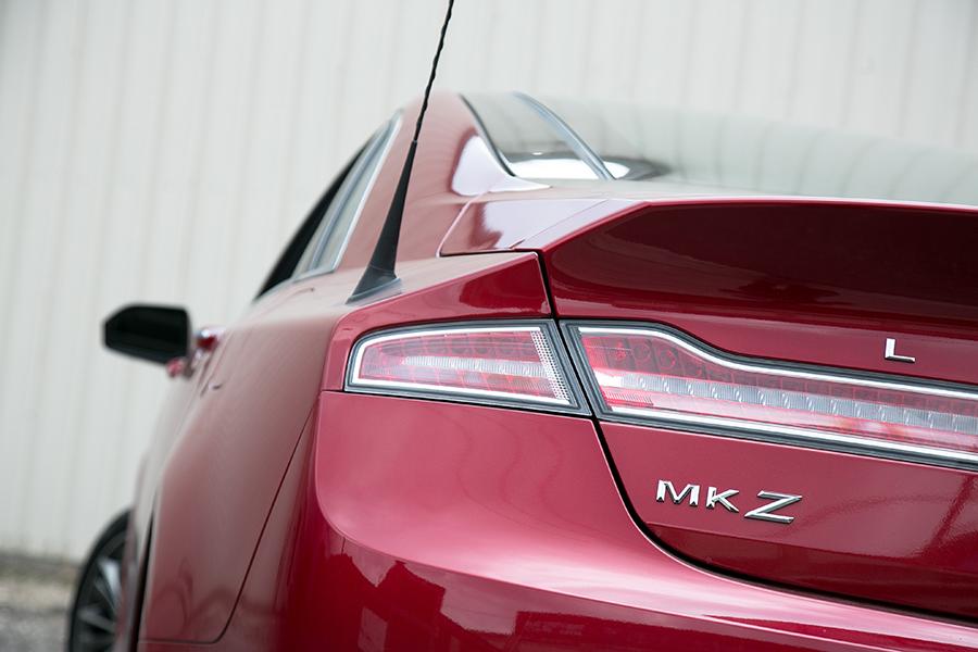 2014 Lincoln MKZ Specs, Price, MPG & Reviews | Cars.com