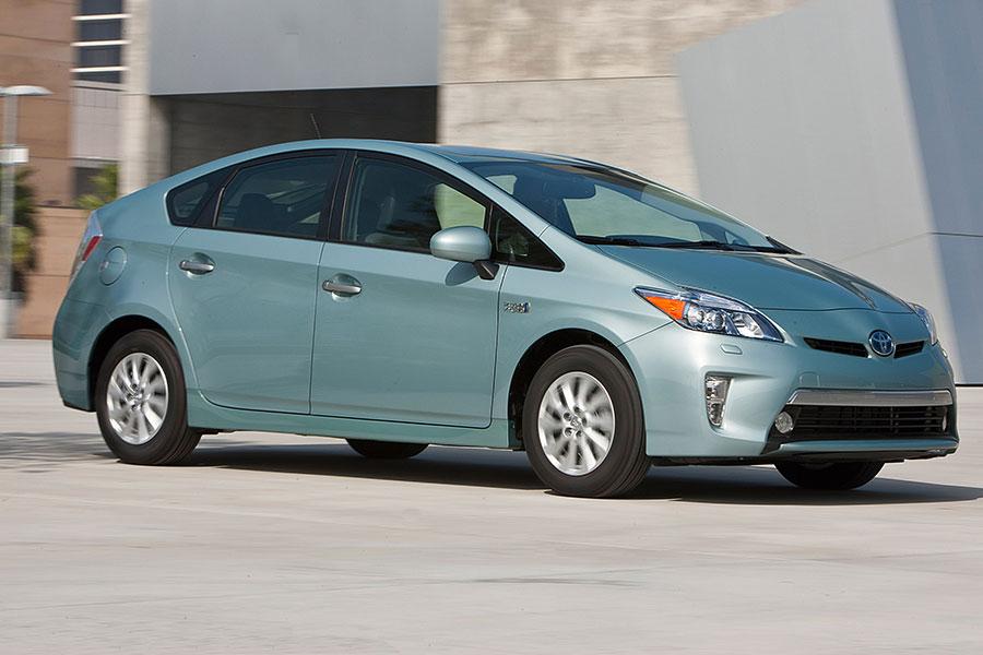 2014 Toyota Prius Plug-in Specs, Price, MPG & Reviews | Cars.com
