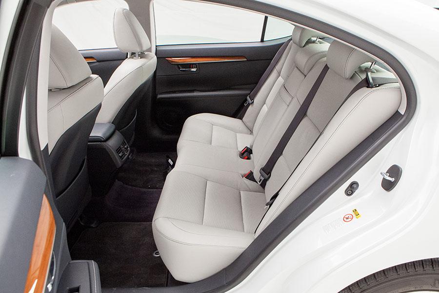 2015 Lexus ES 350 Specs, Price, MPG & Reviews | Cars.com