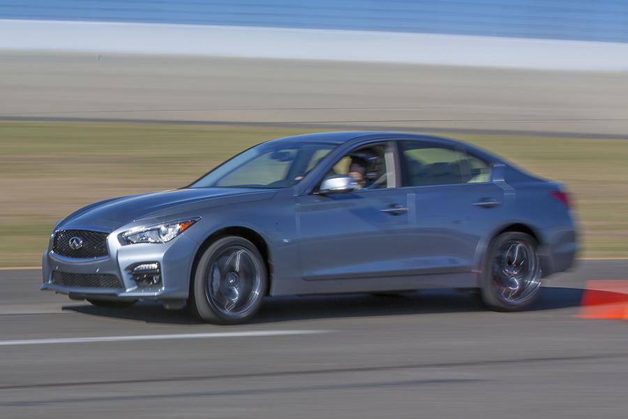 2015 INFINITI Q50 Specs, Price, MPG & Reviews | Cars.com