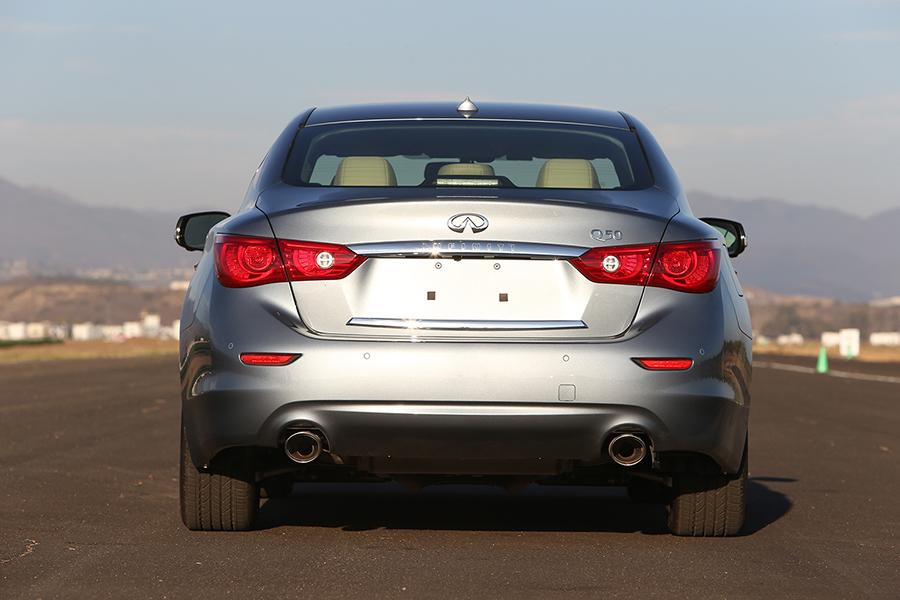 2015 INFINITI Q50 Specs, Price, MPG & Reviews | Cars.com