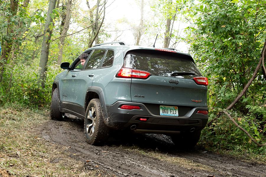 2015 Jeep Cherokee Reviews, Specs and Prices | Cars.com