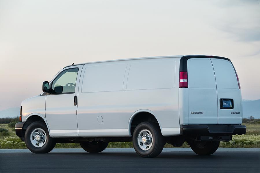 2015 Chevrolet Express 1500 Specs, Price, MPG & Reviews | Cars.com