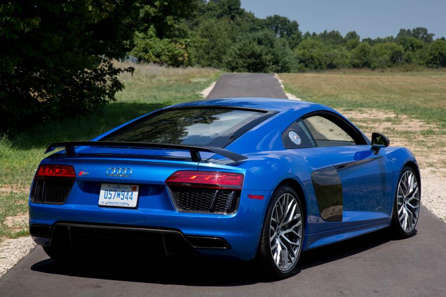 2017 Audi R8 Specs, Price, MPG & Reviews | Cars.com