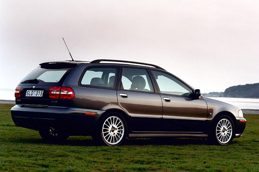 2003 Volvo V40 Specs, Price, MPG & Reviews | Cars.com