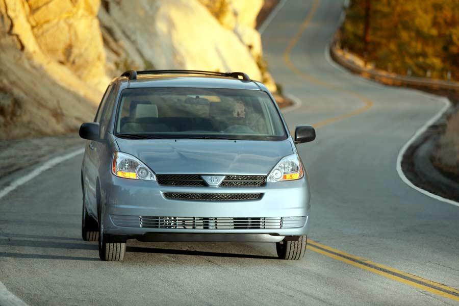2004 Toyota Sienna Specs, Price, MPG & Reviews | Cars.com