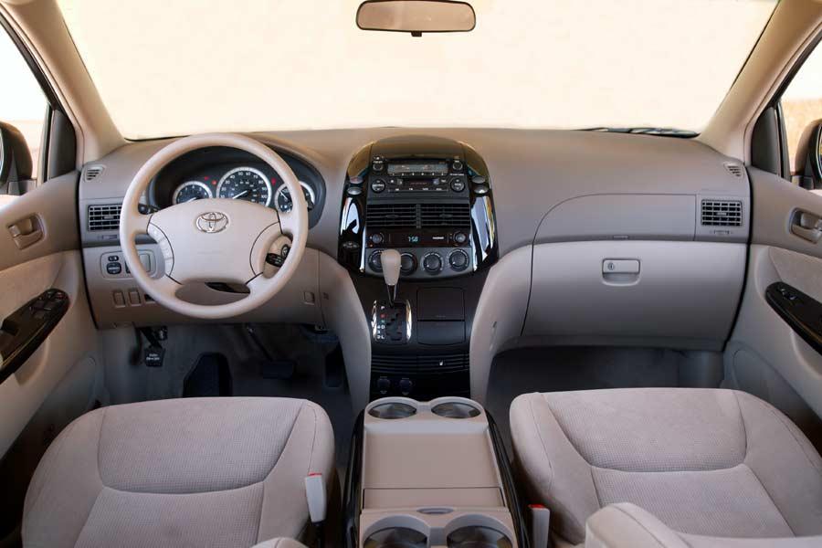 2004 Toyota Sienna Specs, Price, MPG & Reviews | Cars.com