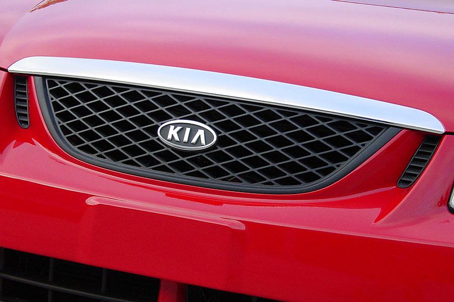 2005 Kia Spectra5 Specs, Pictures, Trims, Colors || Cars.com