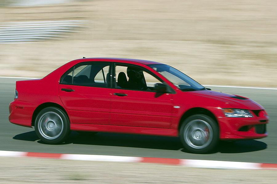 2005 Mitsubishi Lancer Evolution Specs, Price, MPG & Reviews | Cars.com