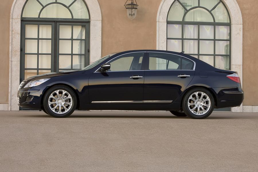 2009 Hyundai Genesis Specs, Price, MPG & Reviews | Cars.com