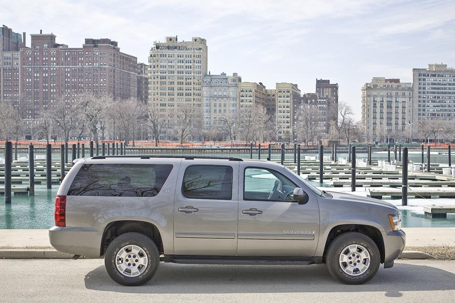 2009 Chevrolet Suburban Specs, Pictures, Trims, Colors || Cars.com