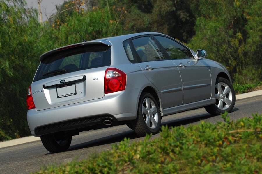 Kia Spectra5 Hatchback Models, Price, Specs, Reviews | Cars.com