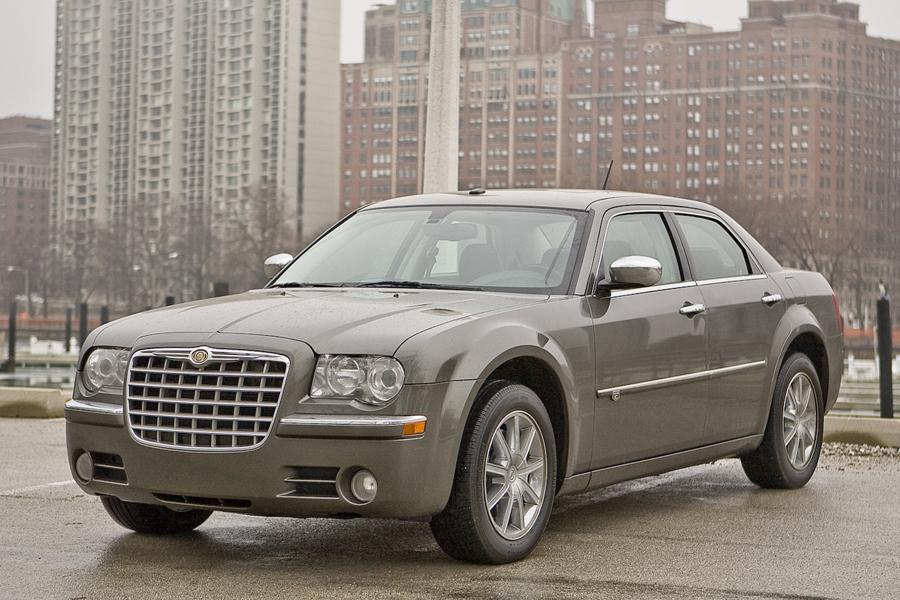 2009 Chrysler 300C Specs, Price, MPG & Reviews | Cars.com
