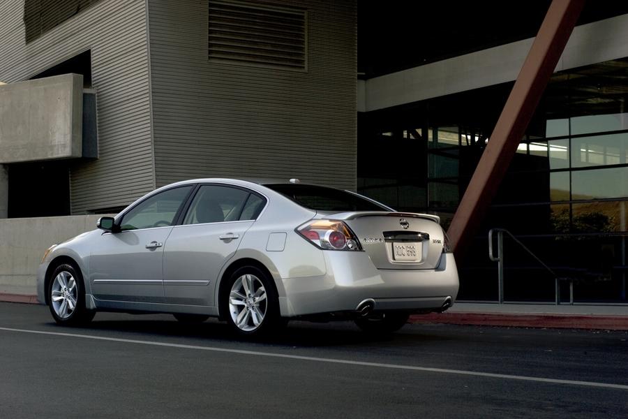 2010 Nissan Altima Specs, Price, MPG & Reviews | Cars.com