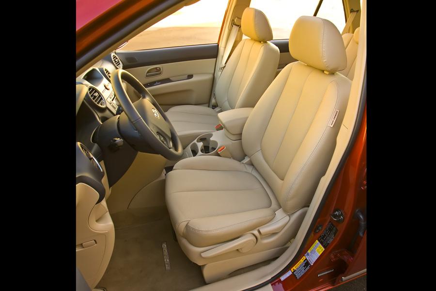 2010 Kia Rondo Specs, Price, MPG & Reviews | Cars.com