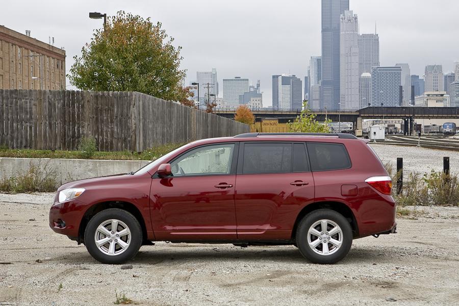 2010 Toyota Highlander Specs, Price, MPG & Reviews | Cars.com