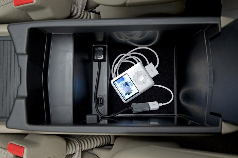 2011 Honda Civic Hybrid Reviews, Specs and Prices | Cars.com