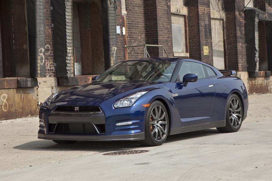 2018 Nissan R35 GT-R lineup announced — Gains new "affordable" Pure ...