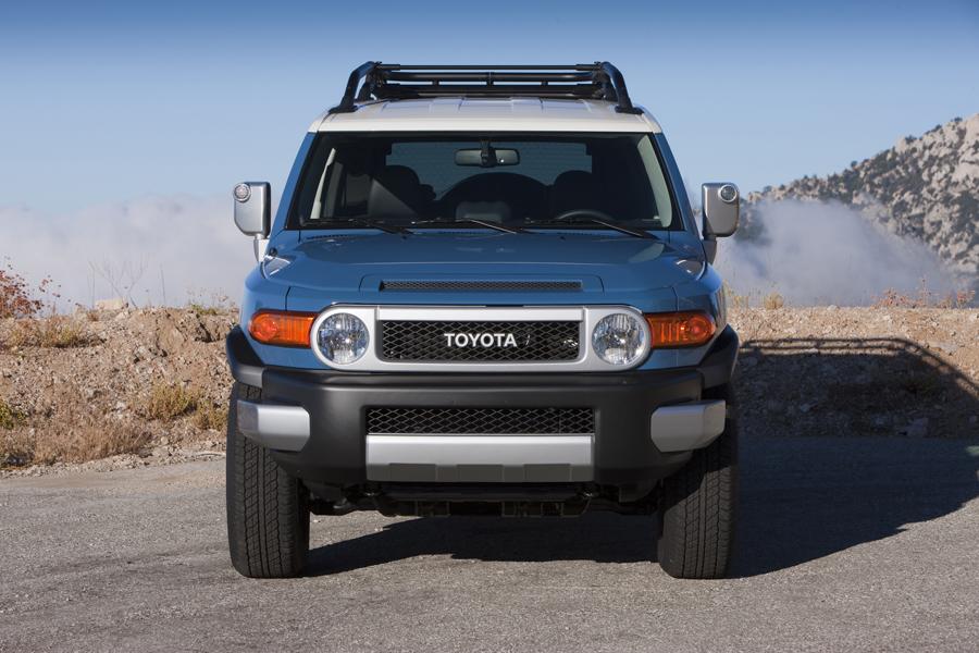 2012 Toyota FJ Cruiser Specs, Pictures, Trims, Colors || Cars.com